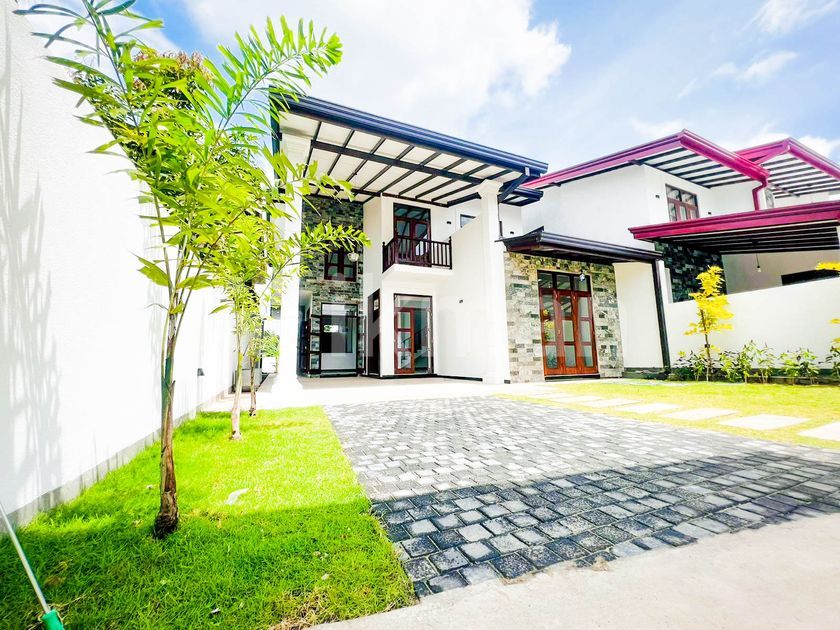 10 P Spacious Brand New House Sale Malabe | ikman