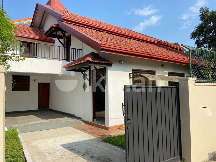 2 Storied House In Moratuwa / Land Extent 9.8 p | ikman