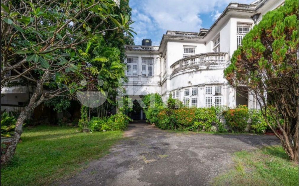 29P Colonial Type 5BR House in Colpetty Colombo 3 For Sale | ikman