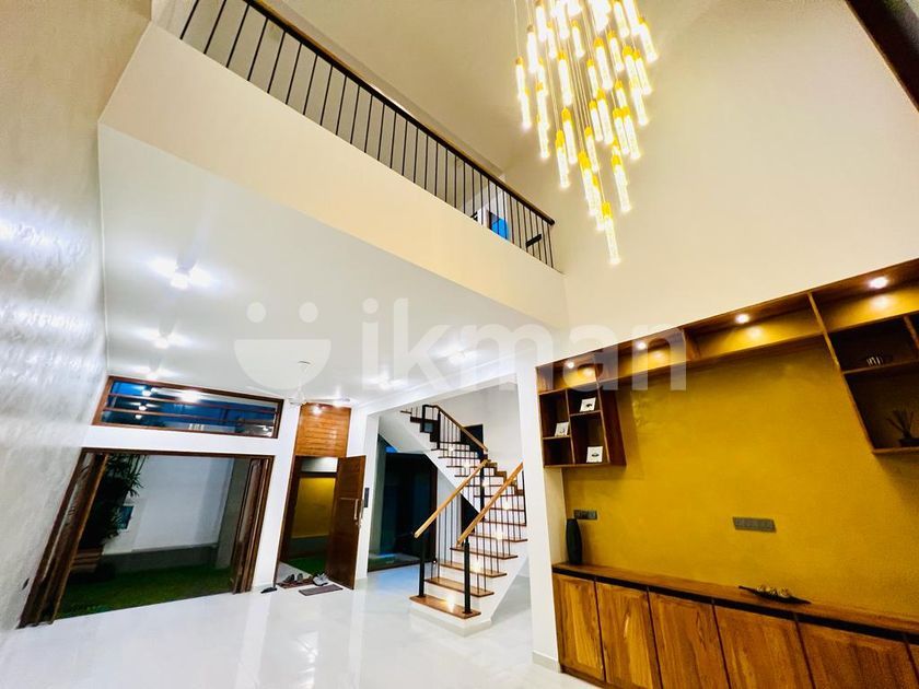 4-Bedroom Residence for Sale - Pannipitiya | ikman