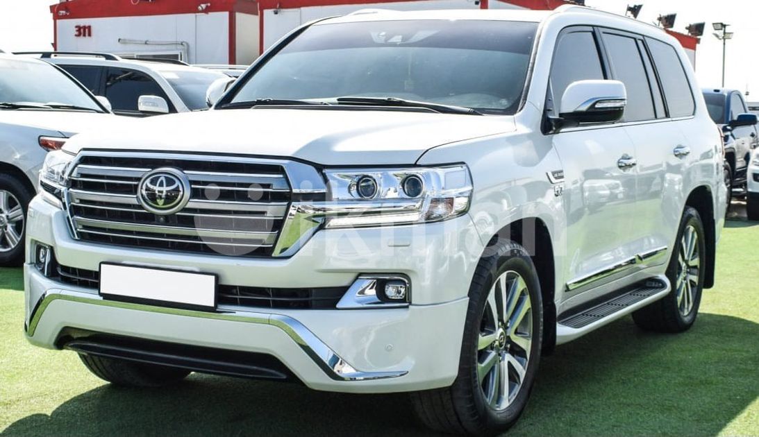 80% Easy Leasing 14% ( 7 Years ) Toyota Land Cruiser Sahara V8 2015 for Sale in Battaramulla | ikman