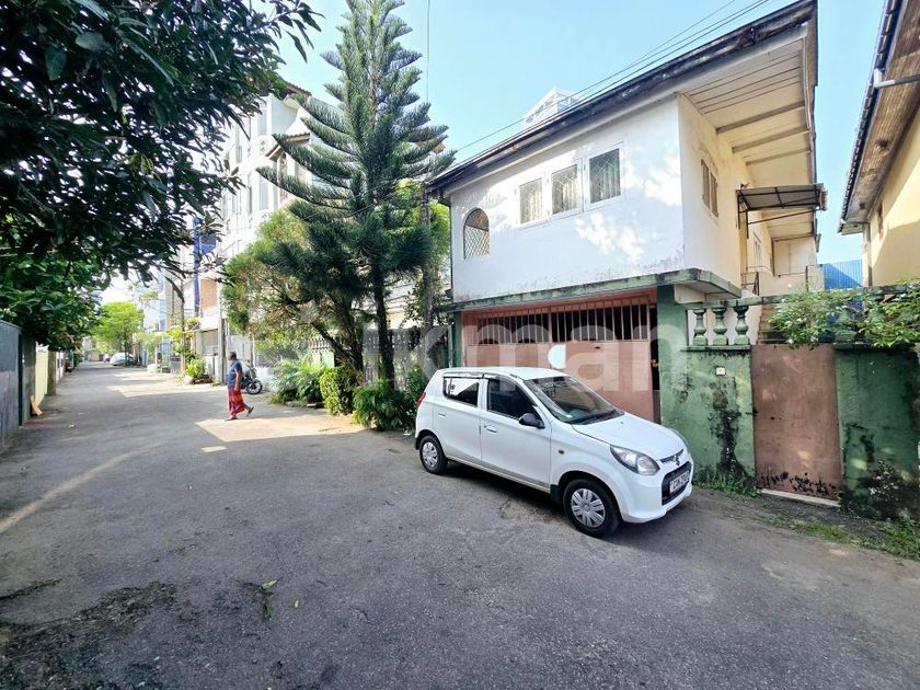 8.70P & Old House For Sale In Colombo 05 | ikman