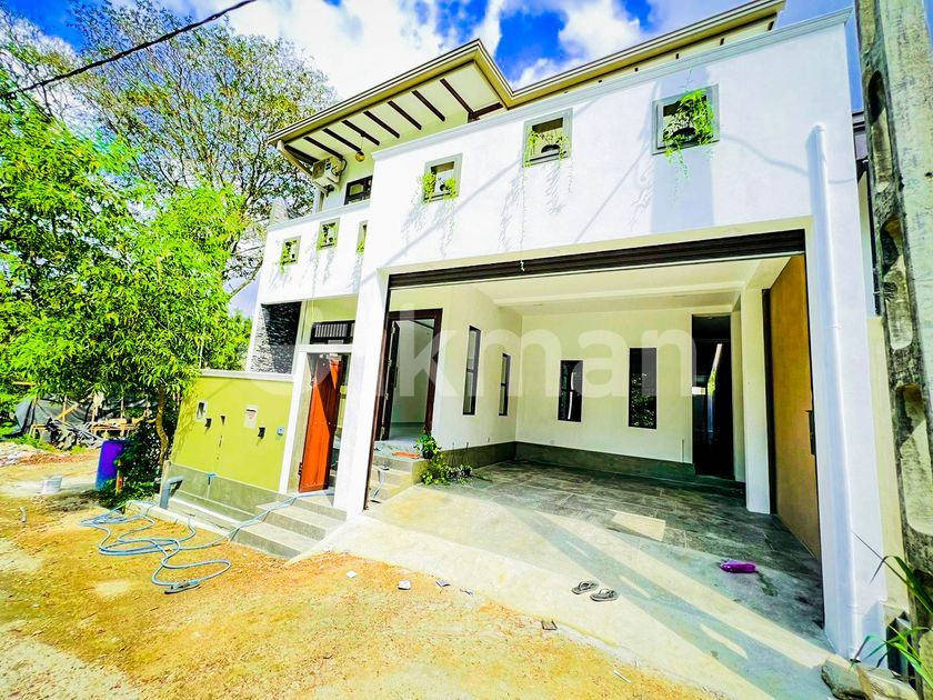 අලුතින් ඉදිවූ ලස්සන දෙමහල් නිවස විකිණීමට - Malabe | ikman