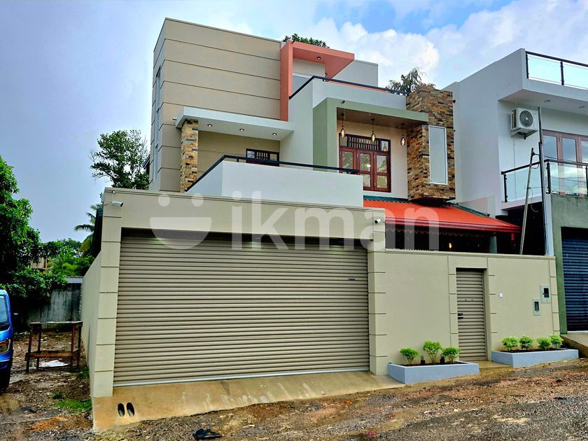 Architecture Designed Luxury Three Story House For Sale In Piliyandala ...