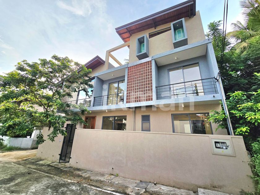 Architecture Designed Three Story House For Sale In Thalawathugoda | ikman