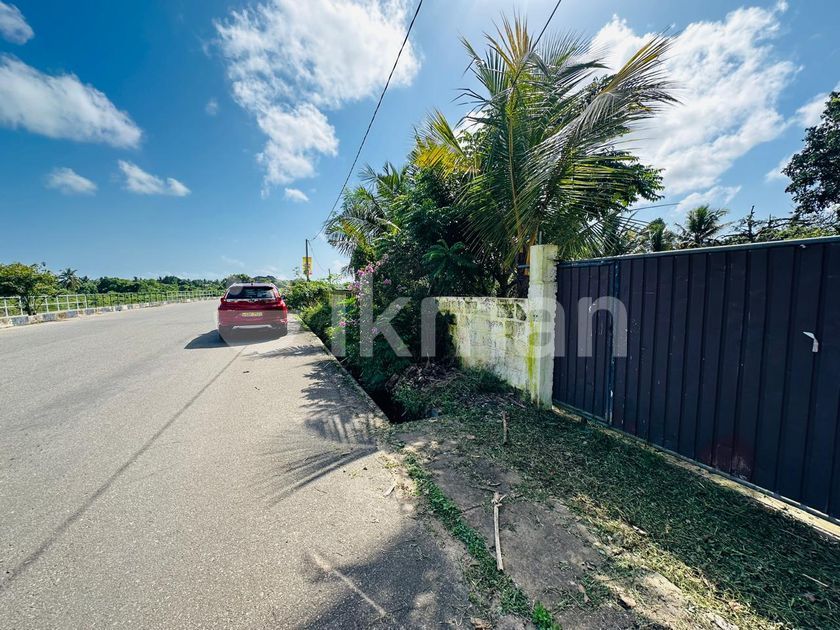 (ARN224) Water Front 35 P Bare Land Sale At Werasinghe Rd Boralesgamuwa ...