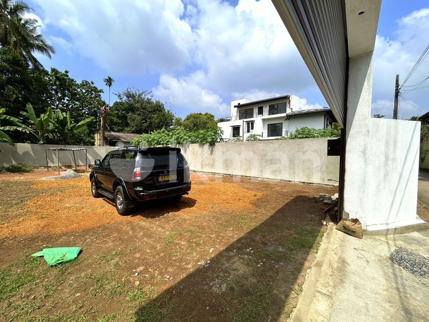 Bare Land For Sale in Boralesgamuwa Werahara - Parapet Walls Roller ...