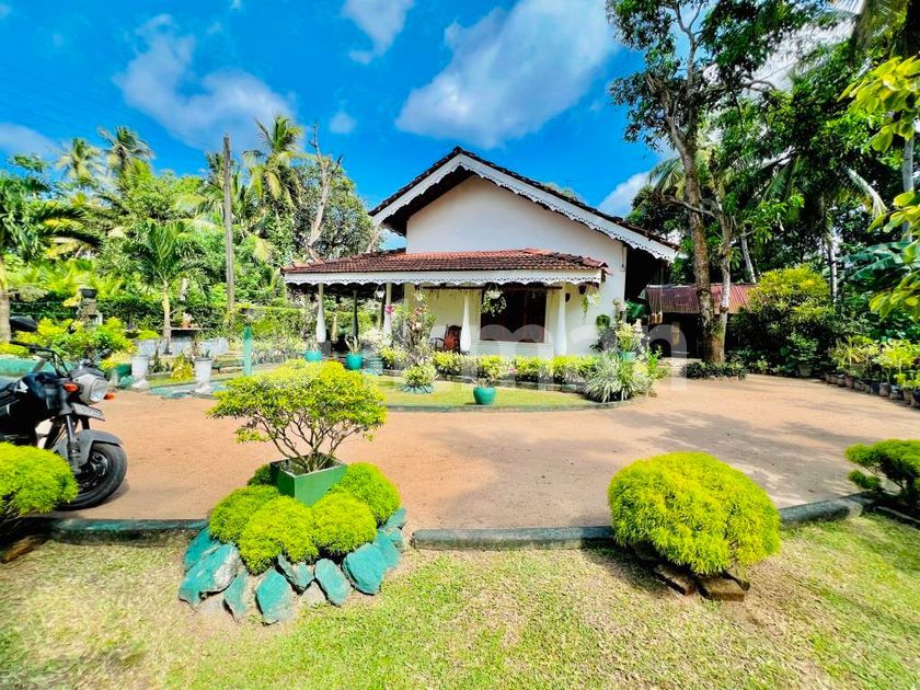 Beautiful House with 15 Perches Land Block For Sale In Kandawala | ikman