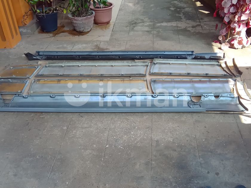 Benz W 124 complet body kit original. for Sale in Talawatugoda | ikman