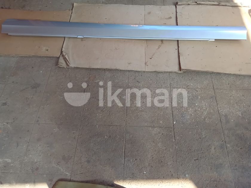 Benz W 204 Right side Body kit for Sale in Talawatugoda | ikman