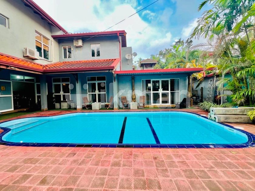 Big 30 Perches Land With Guest House Swimming Pool For Sale - Negombo ...
