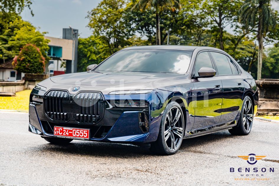 BMW i7 M SPORT 2-TONE ULT 2024 විකිණීමට | කොළඹ 3 | ikman