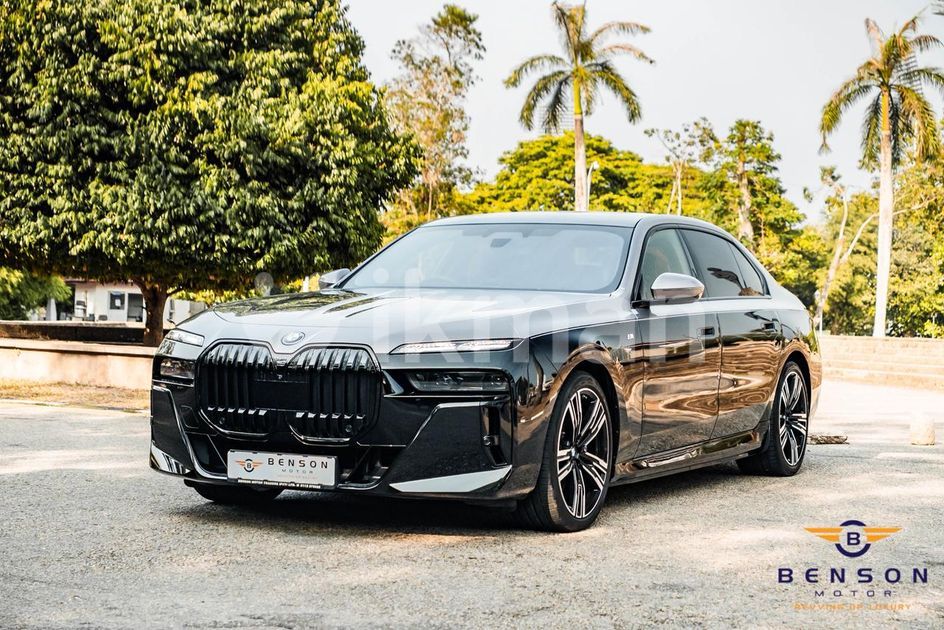 BMW i7 ULT M SPORT 2024 for Sale in Colombo 3 | ikman