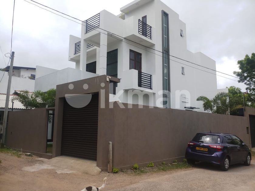 Boralagamuwa Junction 3st Brand New Luxury House Sale | ikman