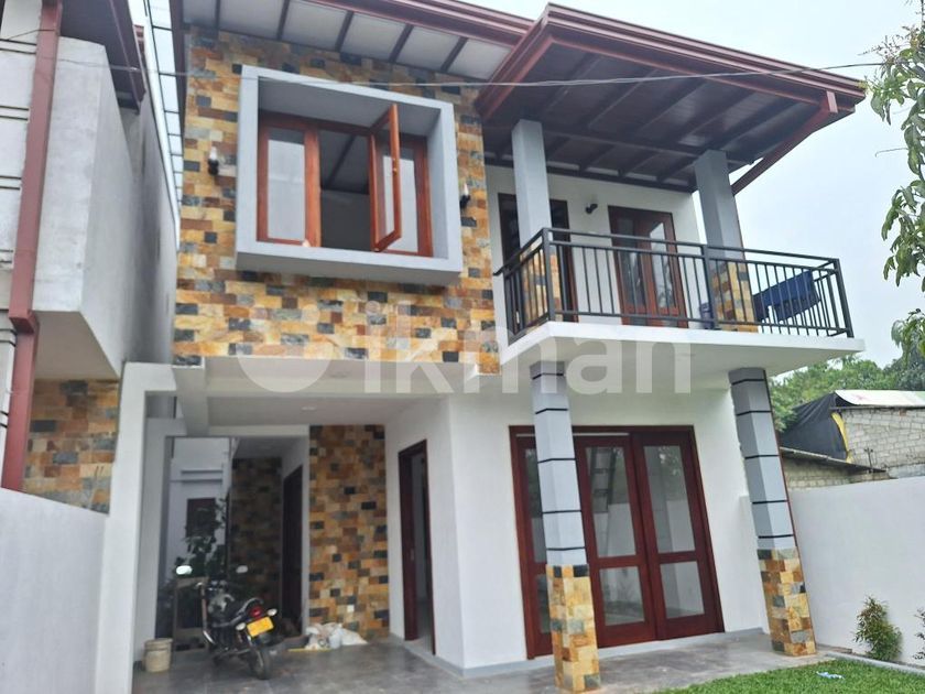Brand New 2st House for Sale in Arangala Junction Malabe | ikman