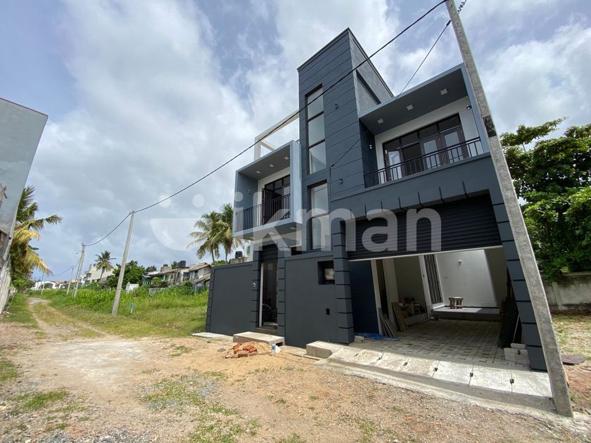 Brand-New House Ratmalana With 2600 SQFT | ikman