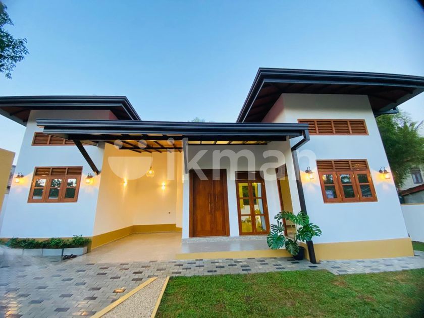 Brand New Modern House With Garden Space - Homagama Meegoda Wataraka ...