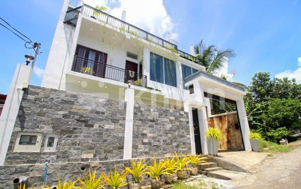 Brand New Super Luxury House With Pool For Sale In Kottawa Mattegoda ...
