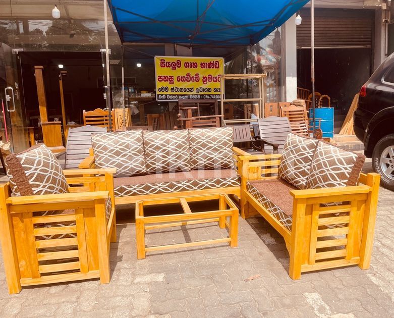 Burutha Heavy Legs Modern Box Sofa with Glass Stool for Sale | Kaduwela ...