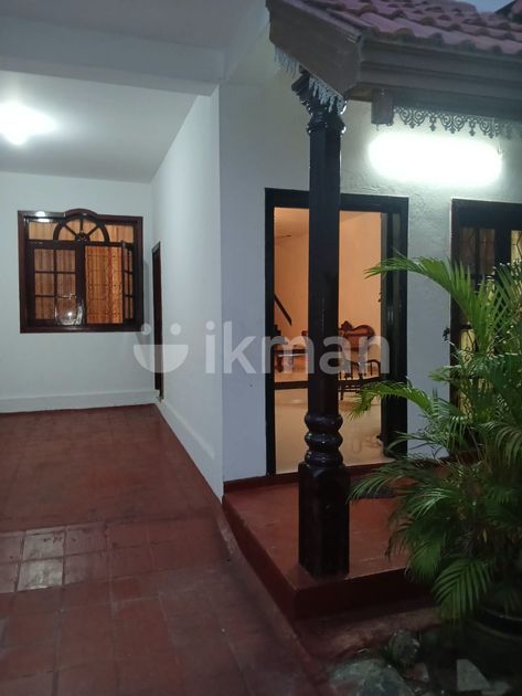 Colombo 3 : 4 Bedrooms (8P) House for Sale Camel Road at Land Value | ikman