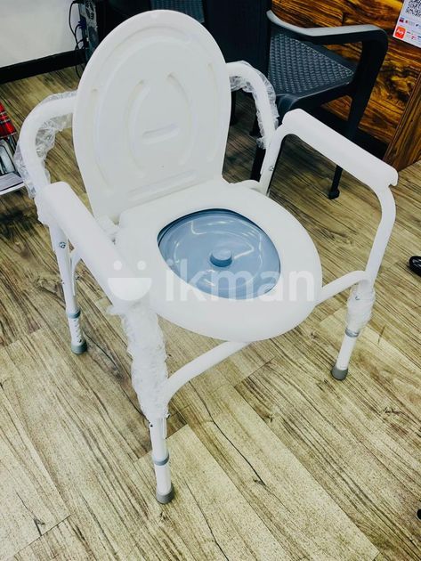 Commode chair white for Sale in Nugegoda | ikman