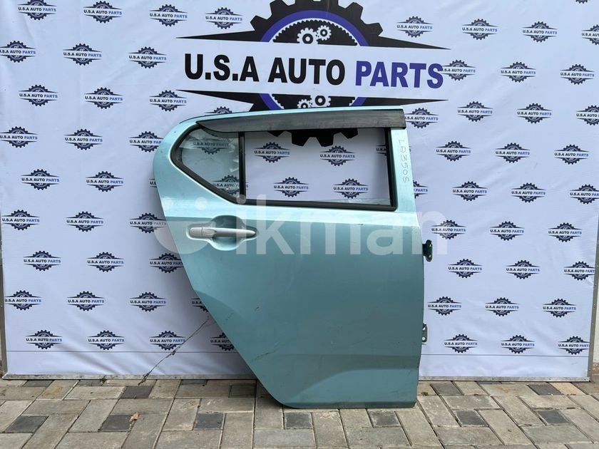 Daihatsu Mira LA350 RHS Rear Door in Ja-Ela | ikman