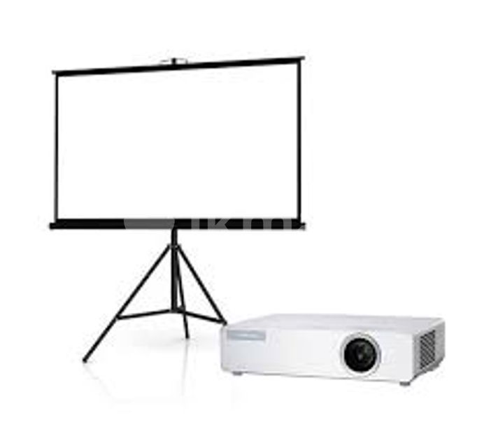 Day Light Projector For School With Screen for Sale in Ampara City | ikman