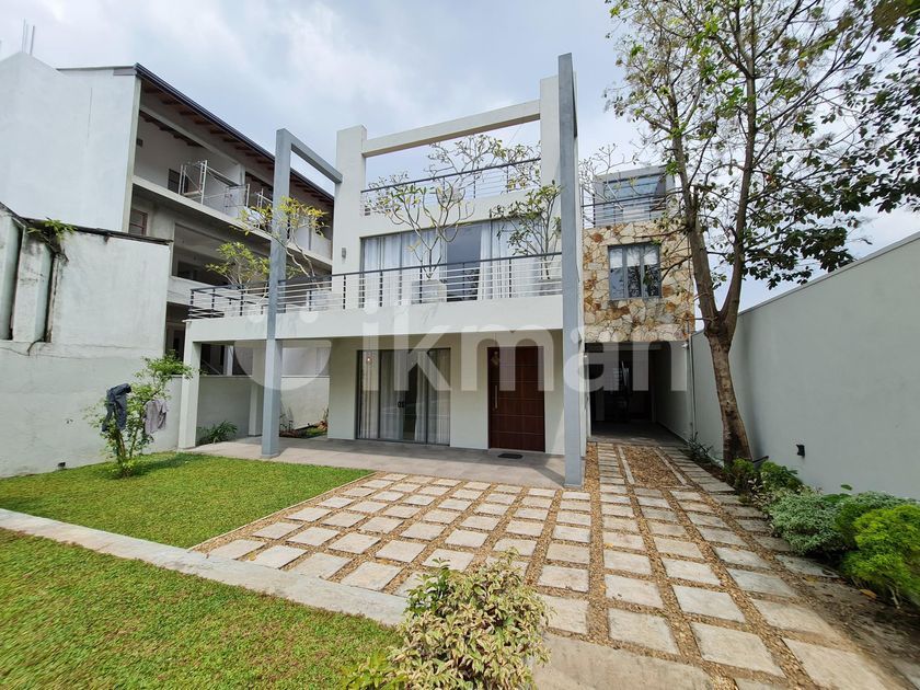 Designed Luxury 3 Story House For Sale In Rajagiriya | ikman