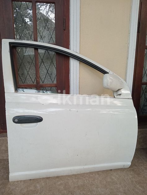 Doors for Toyota Vitz for Sale in Battaramulla | ikman