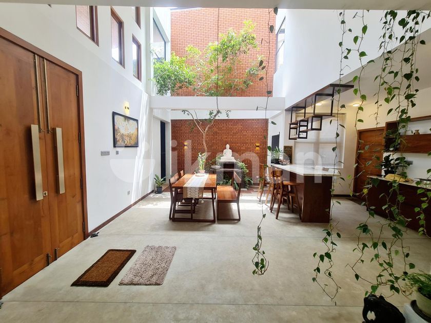 Eye-catching Designed Luxury 3 Story House For Sale In Athurugiriya | ikman