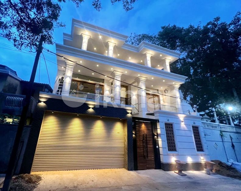 Eye Catching Designed Luxury 3 Story House For Sale In Rajagiriya | ikman