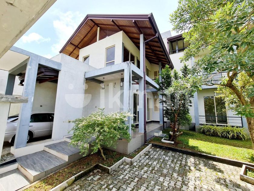 Eye Catching Designed Luxury Three Story House For Sale In Homagama | ikman