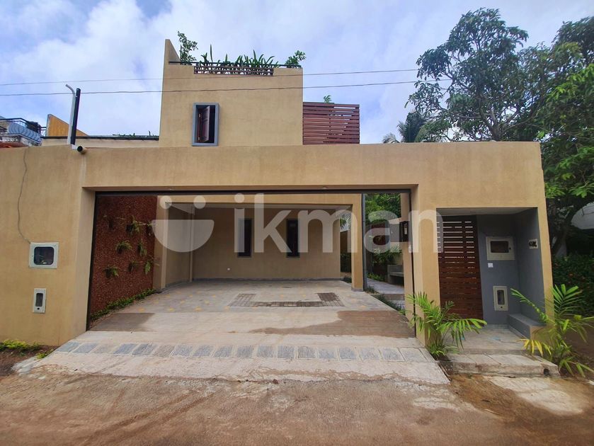 Eye Catching Designed Luxury Three Story House For Sale In Kalubowila | ikman