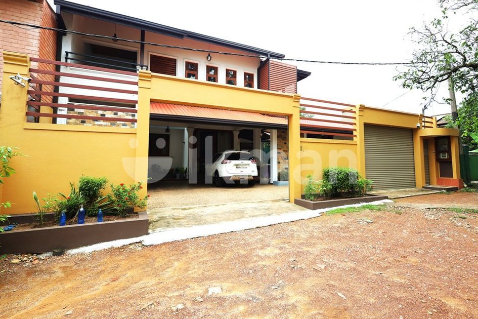 Eye catching |Two units | House for sale in Maharagama | ikman