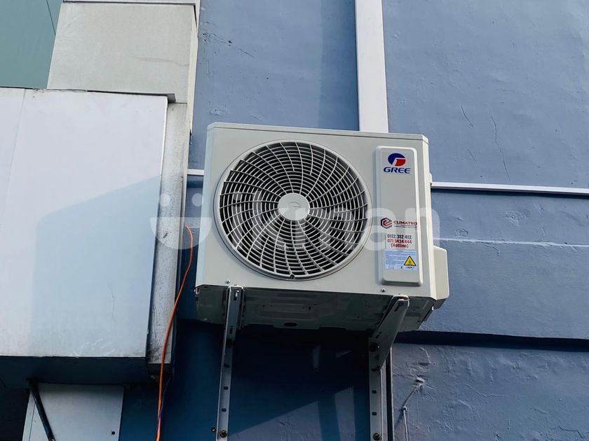 Gree 12000BTU Non-Inverter for Sale in Boralesgamuwa | ikman