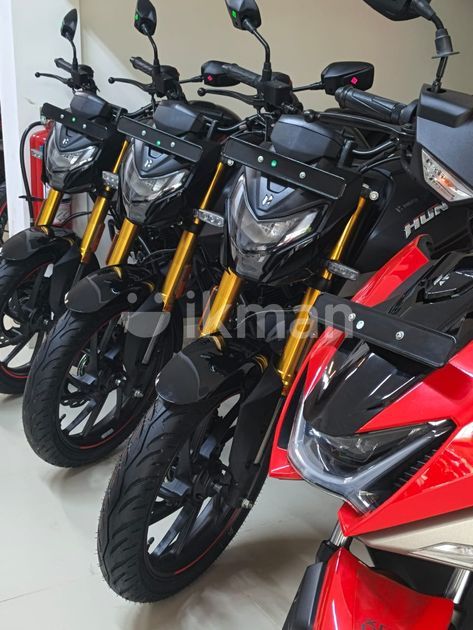 Hero Hunk 160R V4 2025 for Sale in Mount Lavinia | ikman