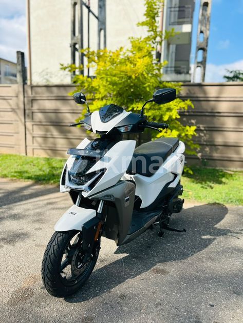 Hero Xoom 110 White 2025 for Sale in Gampaha City | ikman
