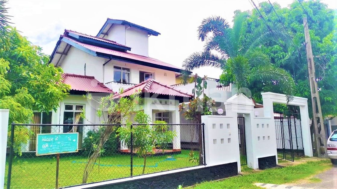 (HI751) Well Built Two Storied House Is for Sale in Lion City Seeduwa ...