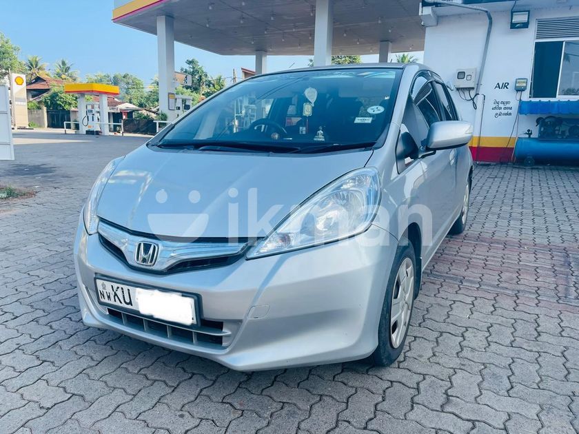 Honda Fit GP1 2010 for Sale in Gampaha City | ikman