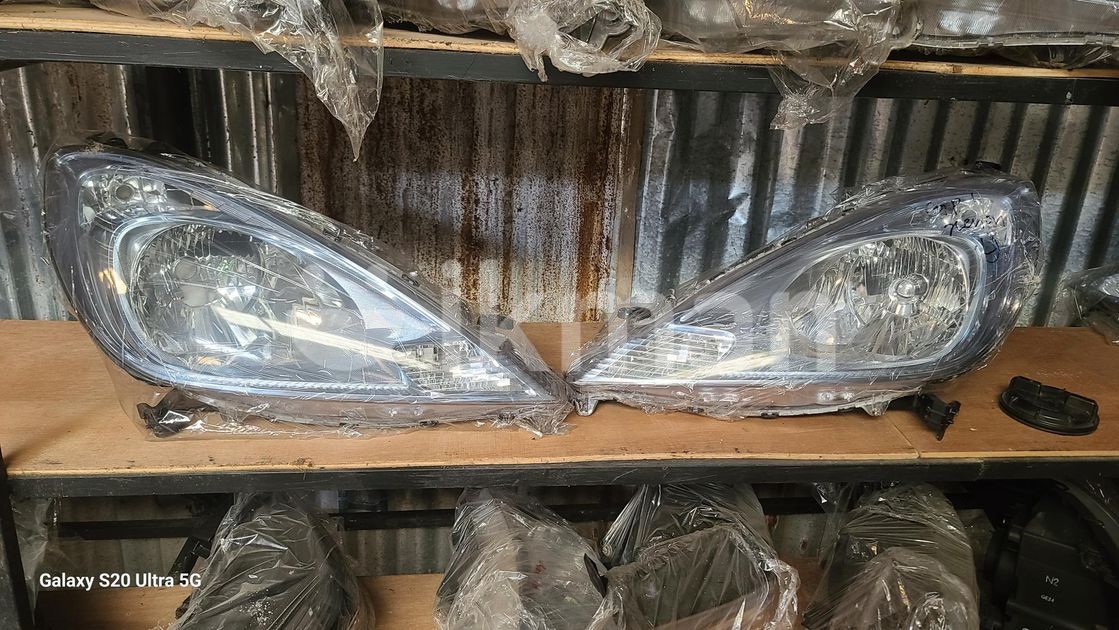Honda Fit GP1 Head Light for Sale in Nugegoda | ikman