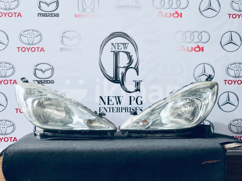 Honda Fit GP1 Headlight RHS for Sale in Kurunegala City | ikman