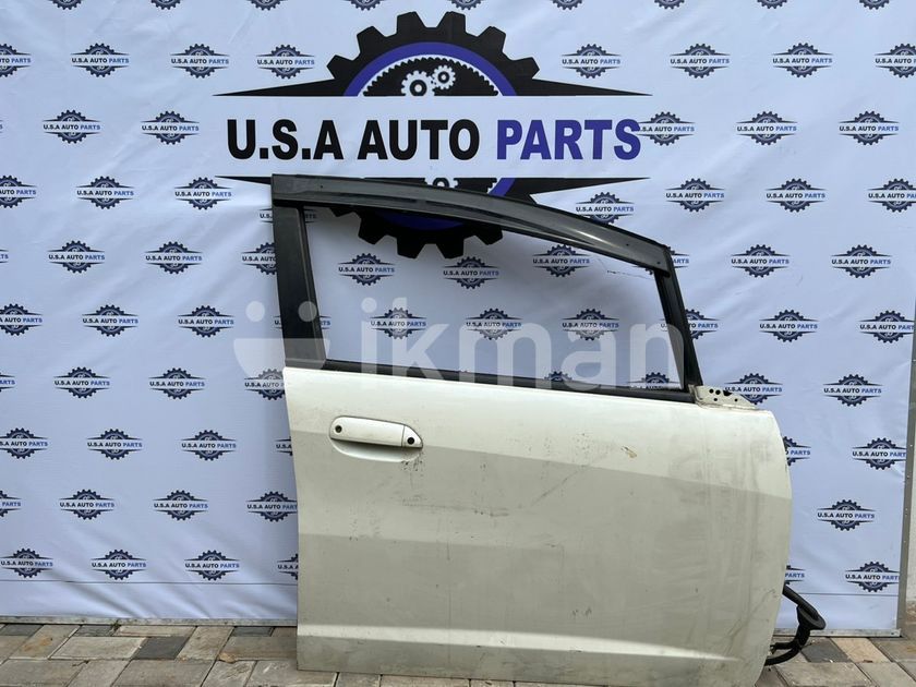 Honda Fit GP1 RHS Door Complete in Ja-Ela | ikman