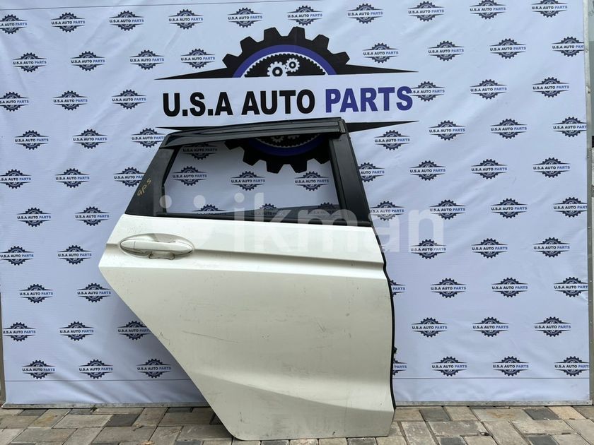 Honda Fit GP5 Rear Door RHS in Ja-Ela | ikman