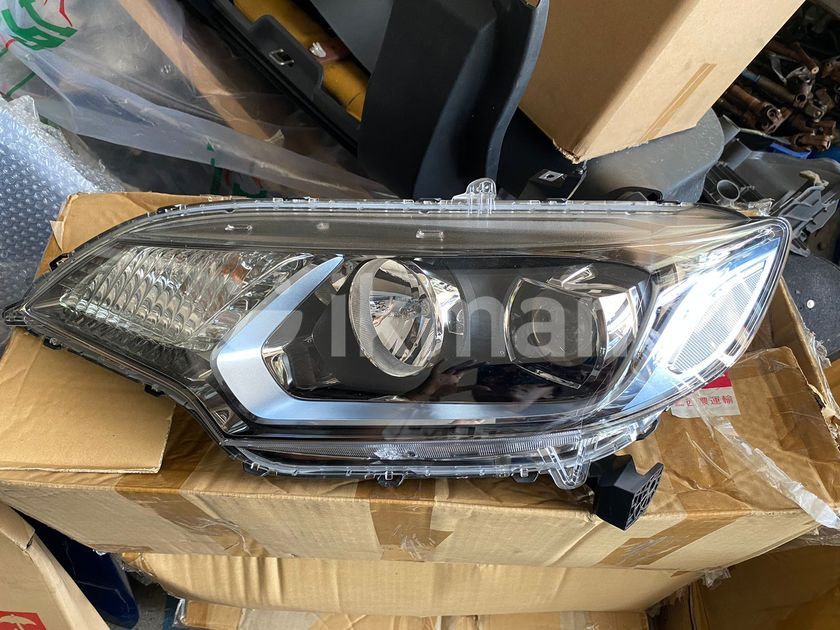 Honda Fit GP5 Xenon Headlight for Sale in Boralesgamuwa | ikman