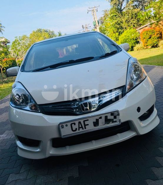 Honda Fit Shuttle GP2 2015 for Sale in Kalutara City | ikman