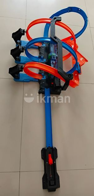 Hot Wheels Corkscrew Crash Track Set for Sale in Dehiwala | ikman