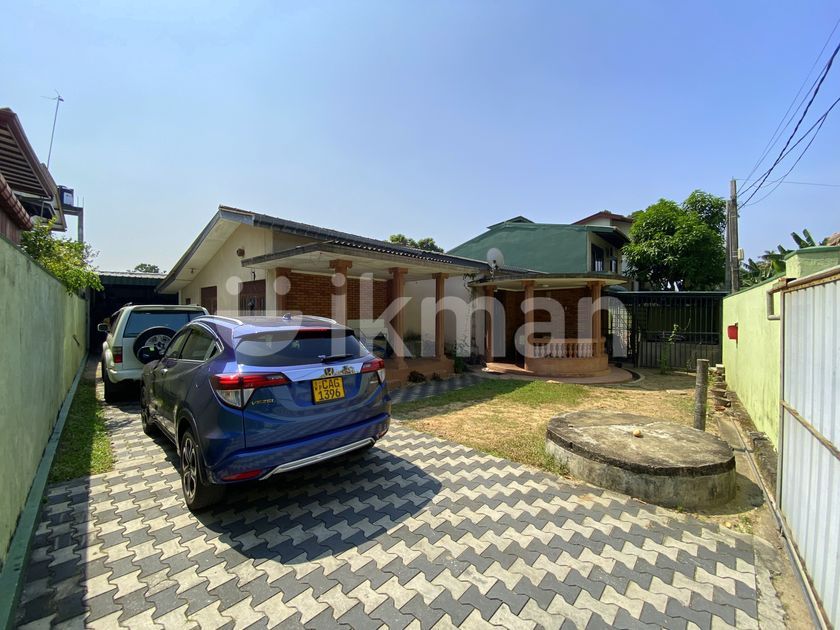 House in Sarana Mw Old Kottawa Rd, Udahamulla / Land Extent 19.87 p | ikman