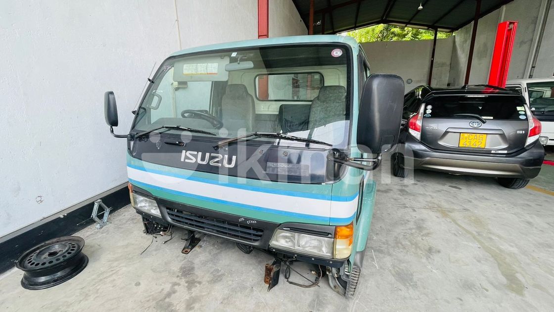 Isuzu Juston Forward Lorry Cabin Samanala Wide 24v for Sale in ...