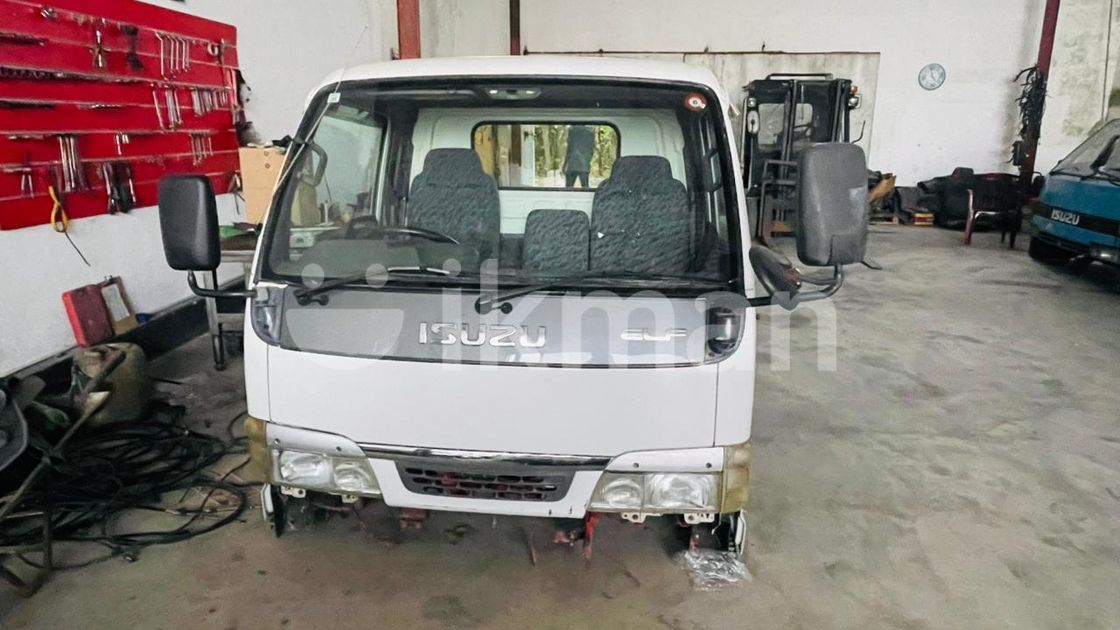 Isuzu Lorry Cabin Samanala 24v Highroof for Sale in Kurunegala City | ikman