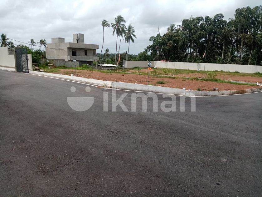 Kottawa Land with Great neighborhood community | ikman